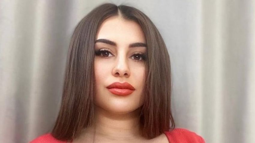 Ágyban terpesztve mutatta meg gigamelleit a szépség - 18+ | BorsOnline