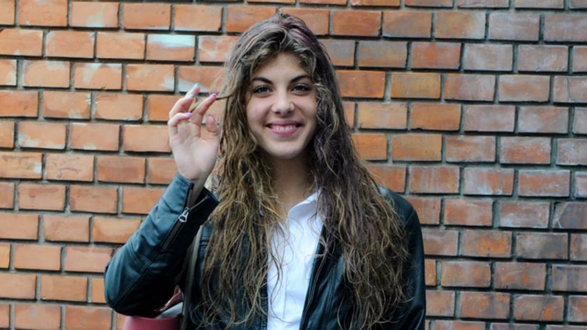 Lilu Verdit énekel a fürdőszobában | BorsOnline