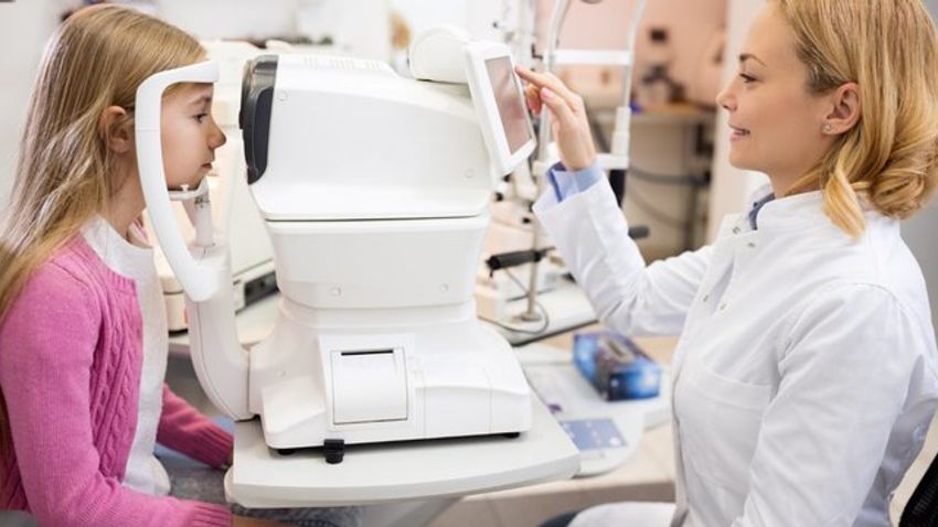 Mielőbb kezeltesse gyereke kancsalságát! | BorsOnline