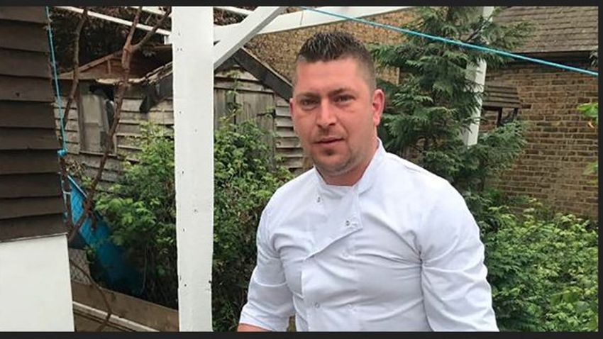 Hős: ládával verte fejbe a román pék a terroristát, majd megmentett 20 ...