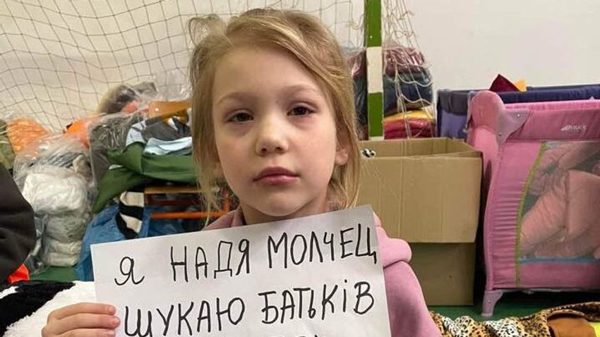Könnyes szemekkel keresi szüleit Magyarországon a hatéves ukrán kislány ... Könnyes szemekkel keresi szüleit Magyarországon a hatéves ukrán kislány ...
