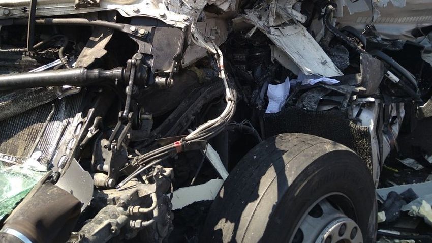 Lezárták az M1-est, szörnyű baleset történt – helyszíni fotók | BorsOnline