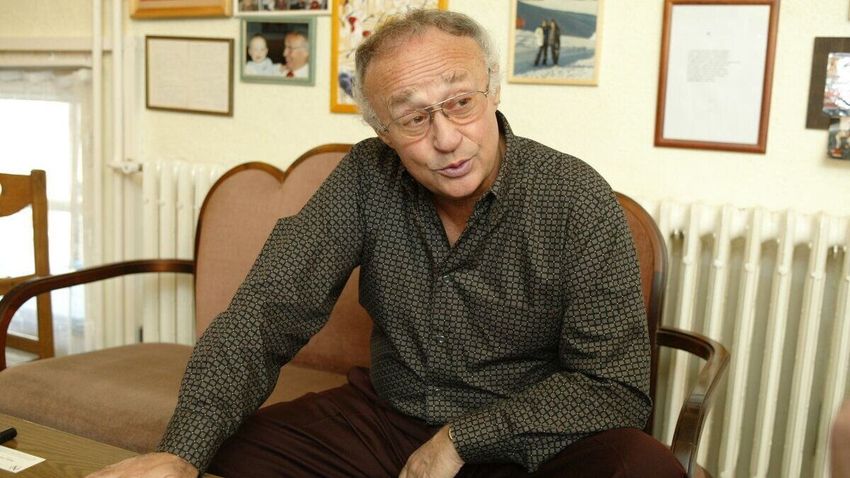 Szomorú évforduló: Így néz ki most Sas József sírja - Videó | BorsOnline