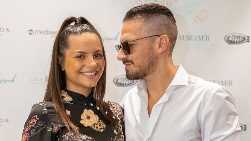 Sokan támadják a neten: Nagymamák védik be Vastag Csaba feleségét | BorsOnline