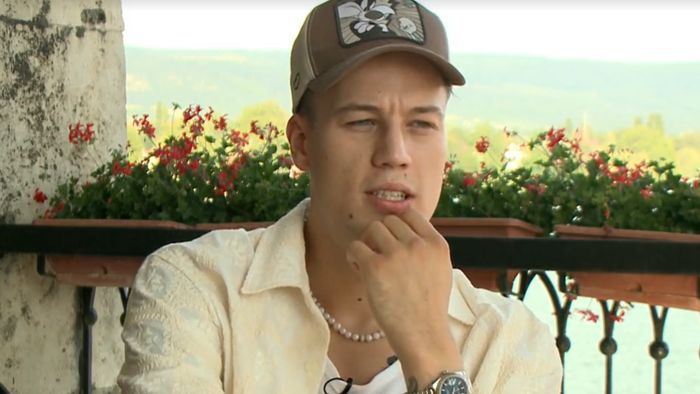 Kellemetlen: Alec Baldwin lerobbant | BorsOnline