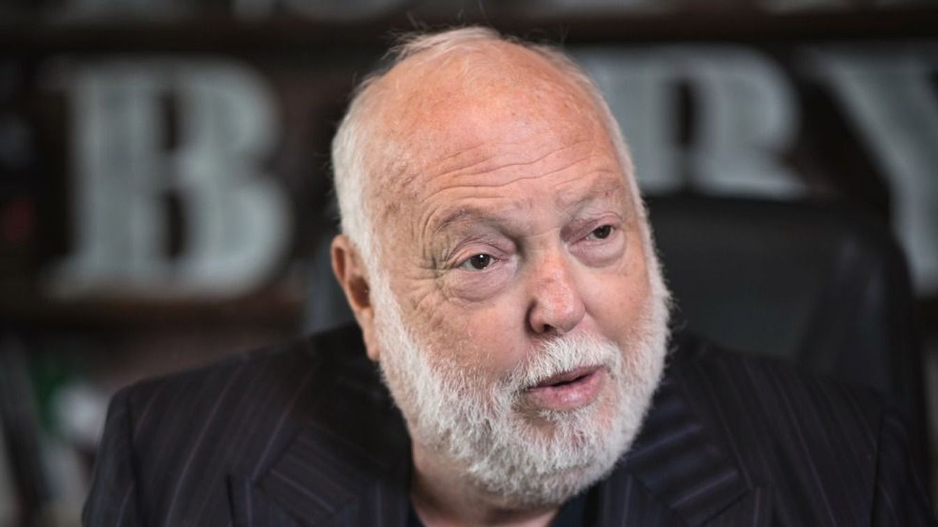 Andy Vajna 80 éves lenne, így néz ki a sírja