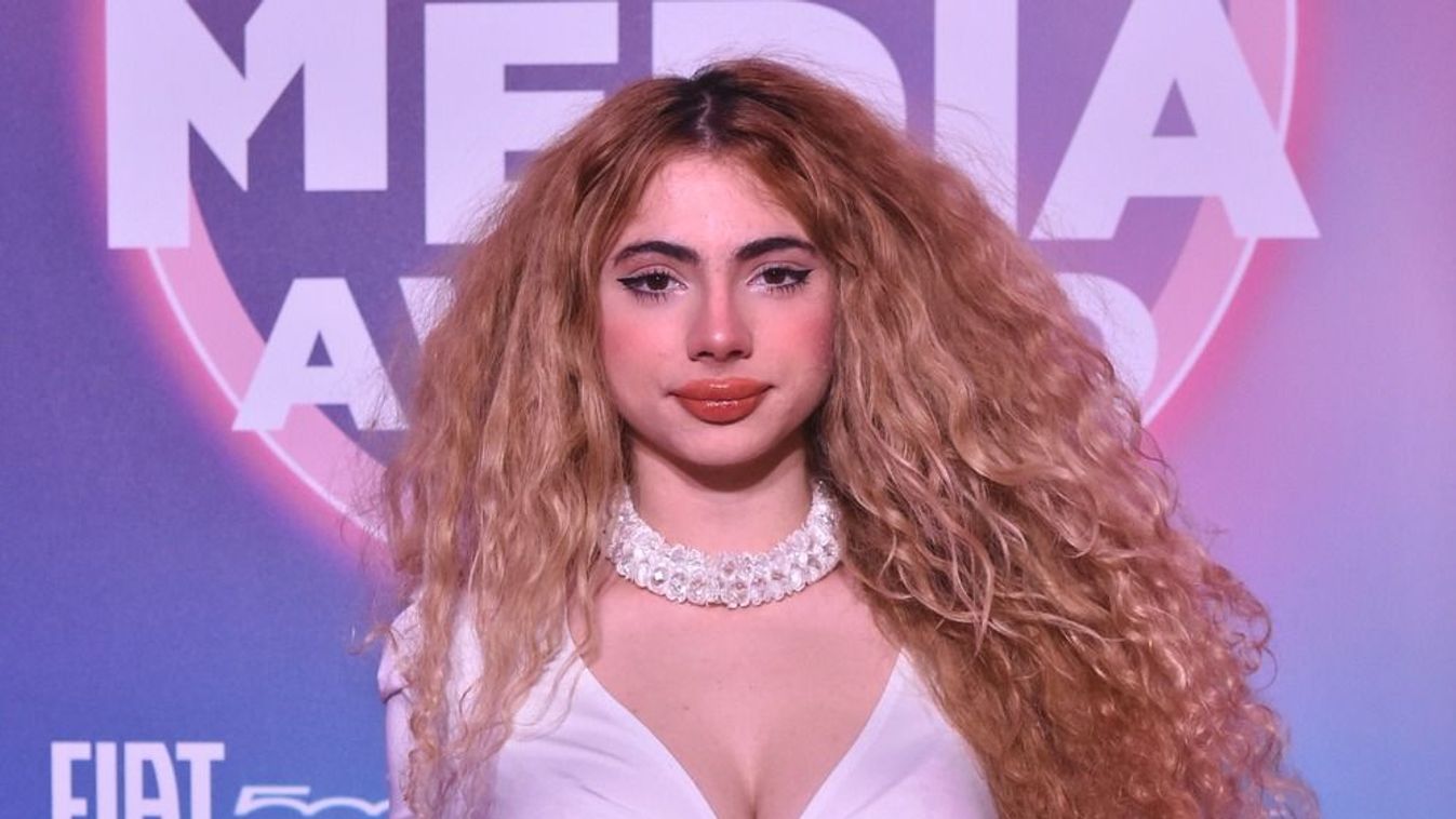 "Magyar Britney" - elképesztő bókot kapott Opitz Barbi, szexi fotója láttán elálltak rajongói szavai