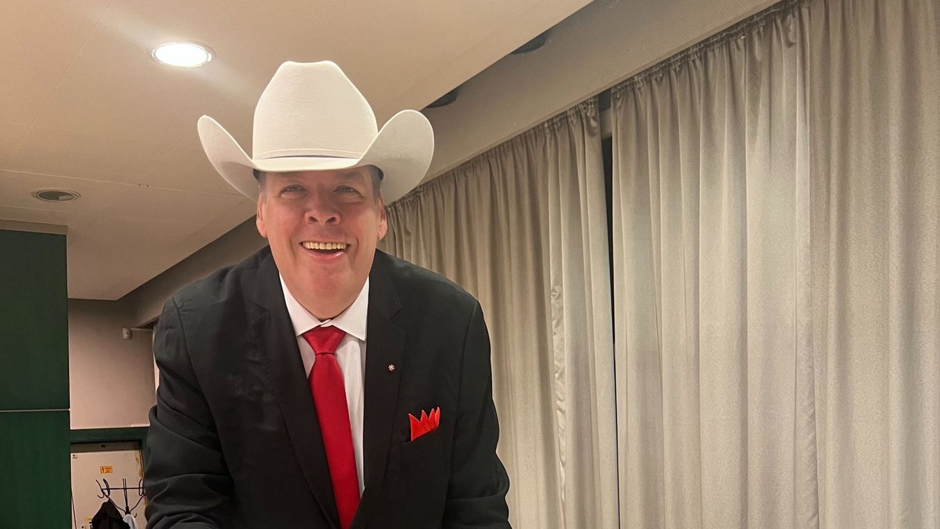 Megmutatta szerelmét Schmuck Andor!