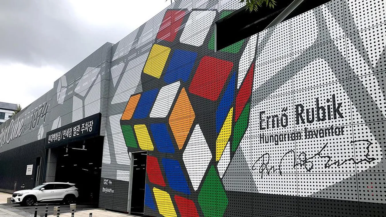 Rubik Ernő és híres találmánya Szöul Gang Nam negyedébe is beköltözött