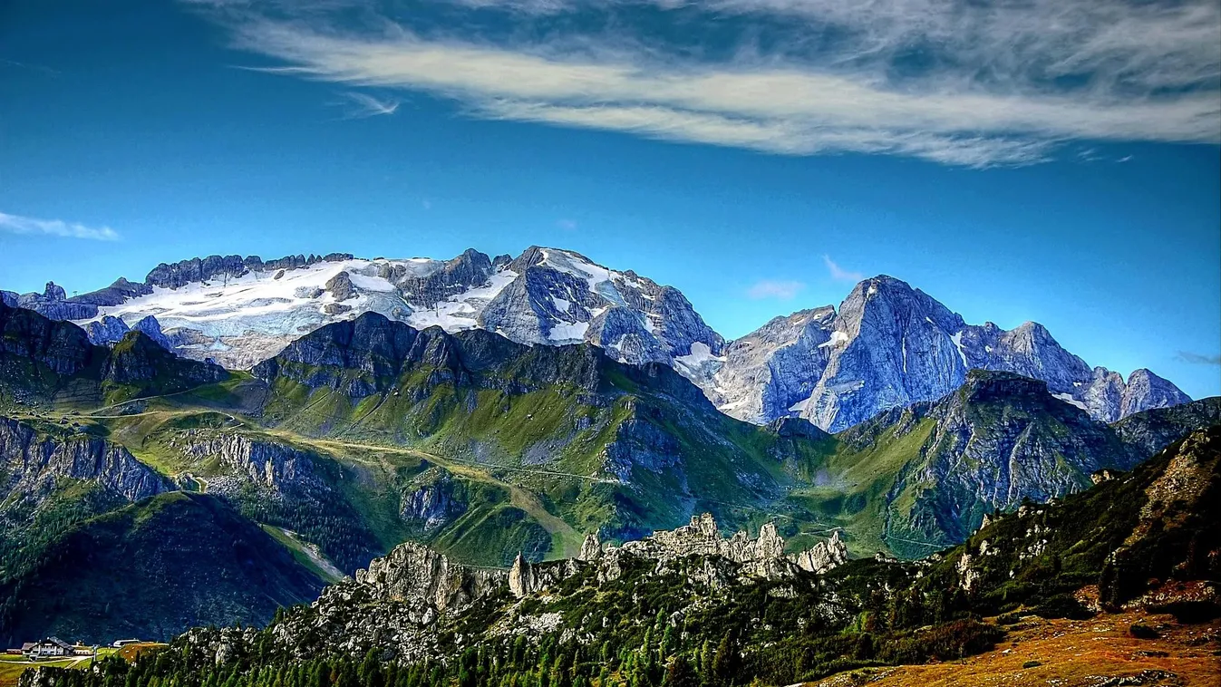 Leomlott az olasz Alpok gleccsere, 6 ember meghalt, többen eltűntek