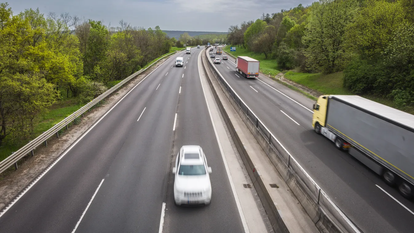 Teljes útlezárás az M1-esen: halálos baleset bénította le a forgalmat!