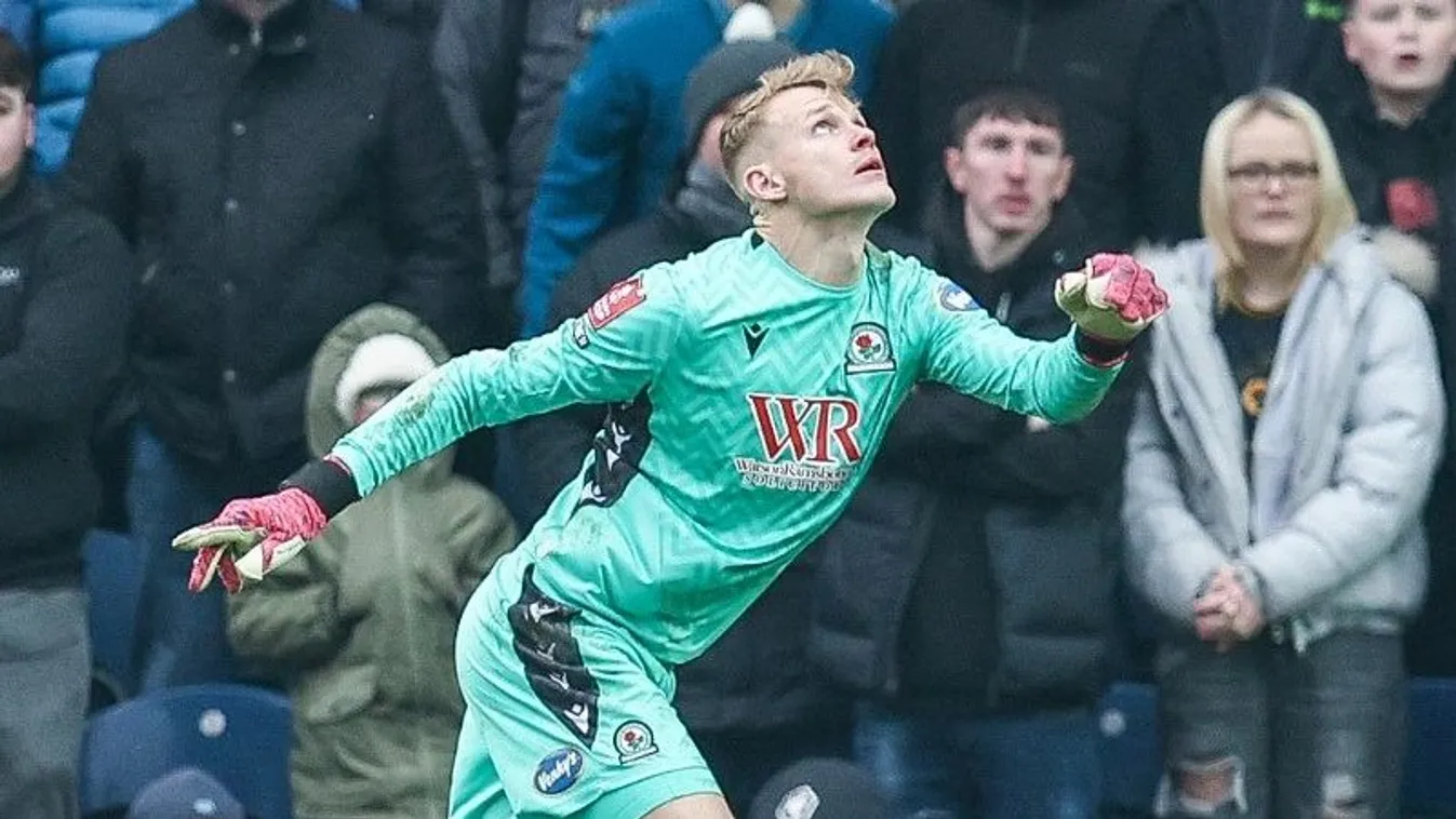 Tóth Balázsra, a Blacburn kapusára Marco Rossi is felfigyelt