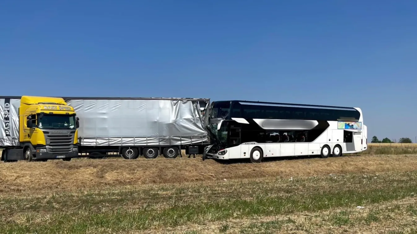 Buszbaleset Szabadkán: végzős kaposvári diákokkal rohant kamionnak a buszsofőr