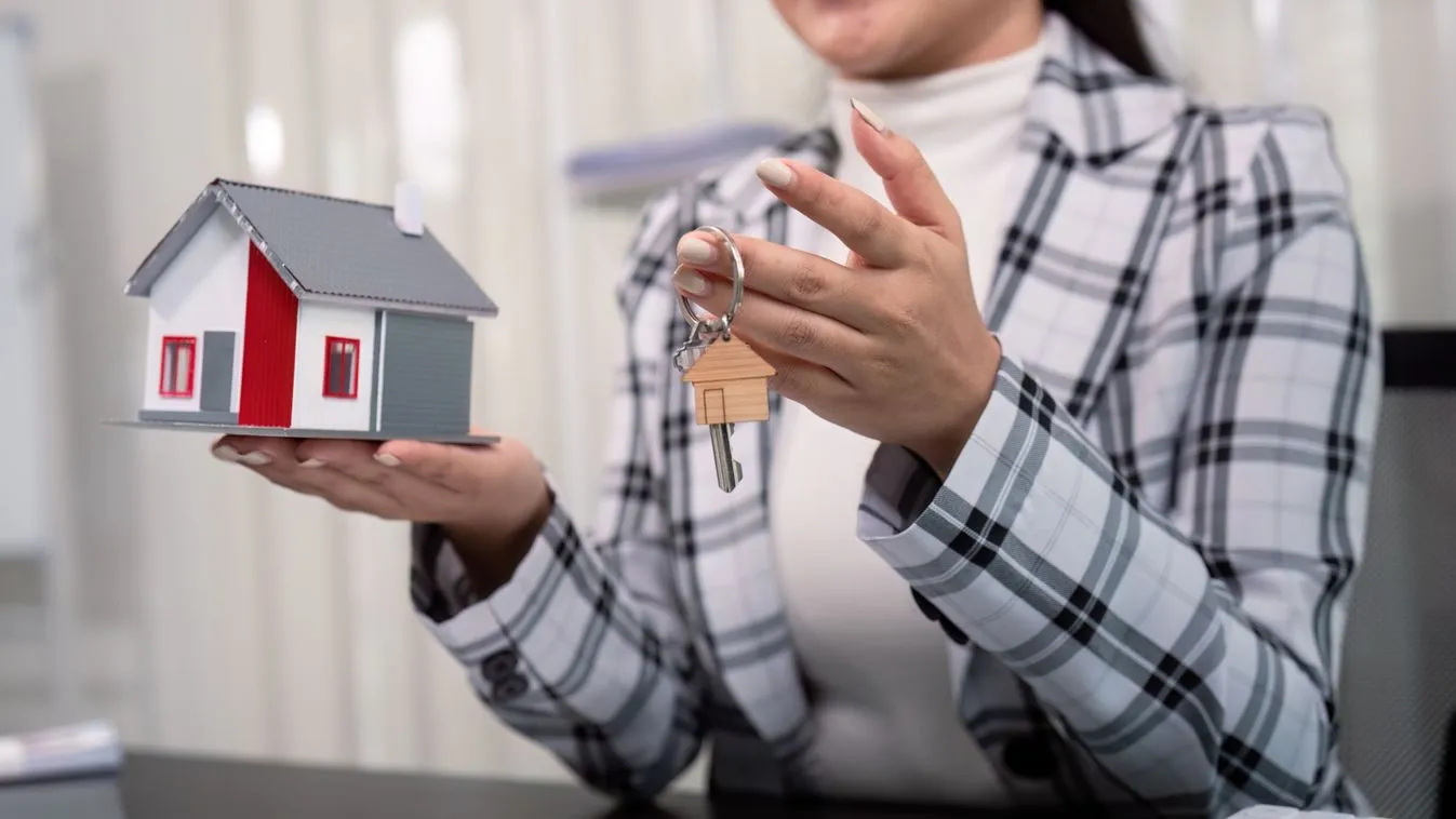 Szenzáció: évi extra 1 millió forintot kapnak a köztisztviselők