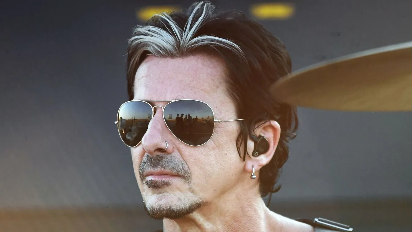 Kiss Endi megvédte a Guns N' Roses budapesti koncertjét: „Axl meglepően ...