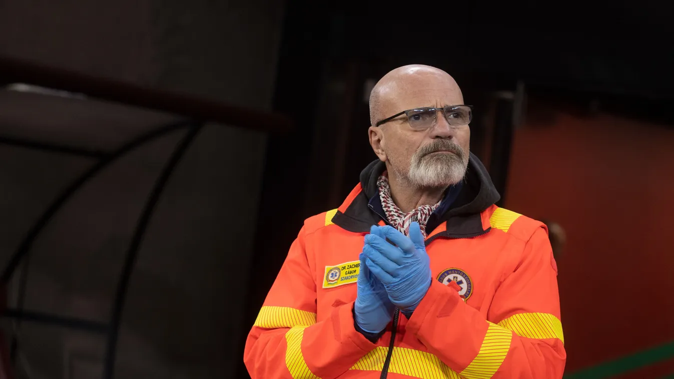 Szem nem maradt szárazon: így lepték meg kollégái Zacher Gábort